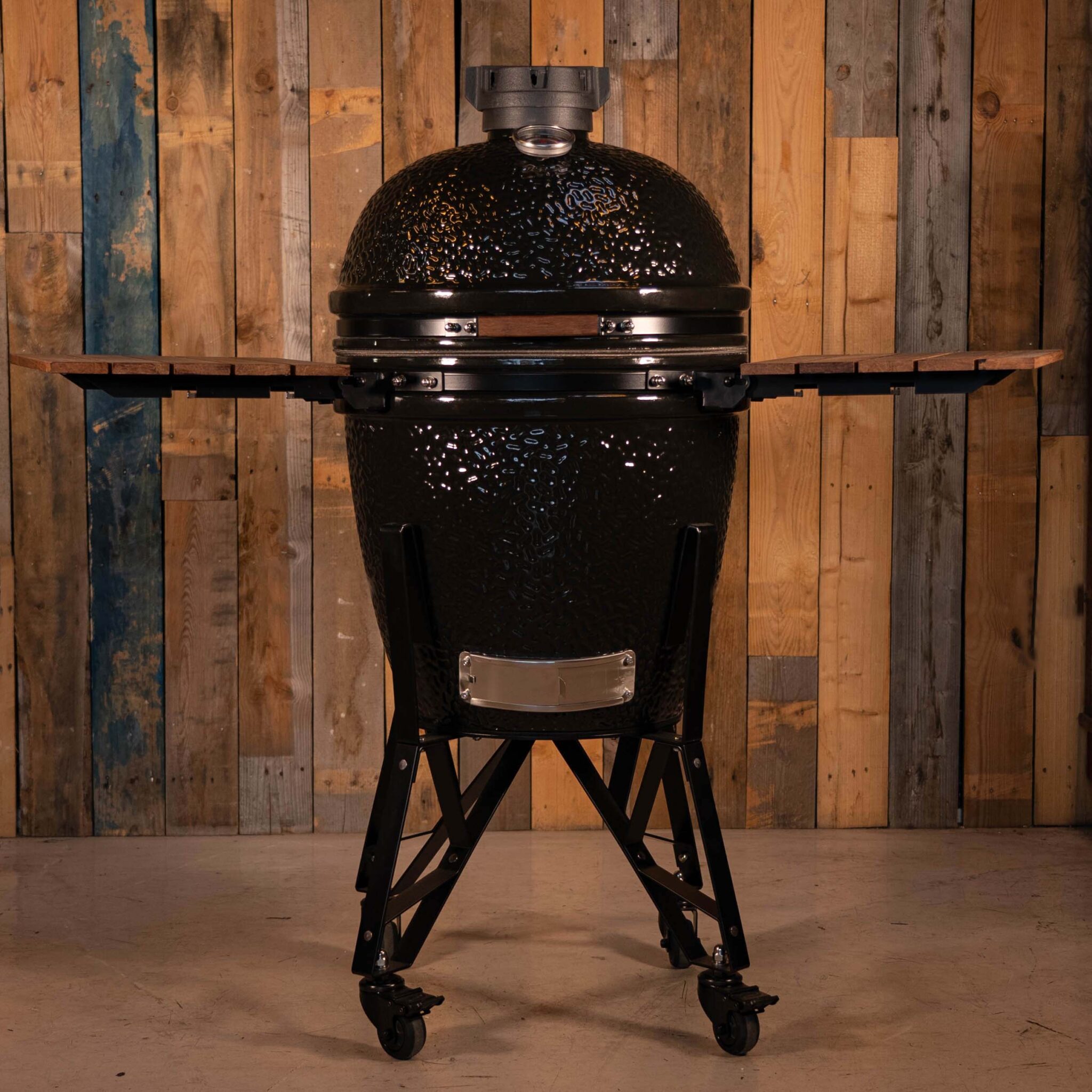 Big Green Egg vs The Bastard vs Kamado Joe | Black and Blue BBQ